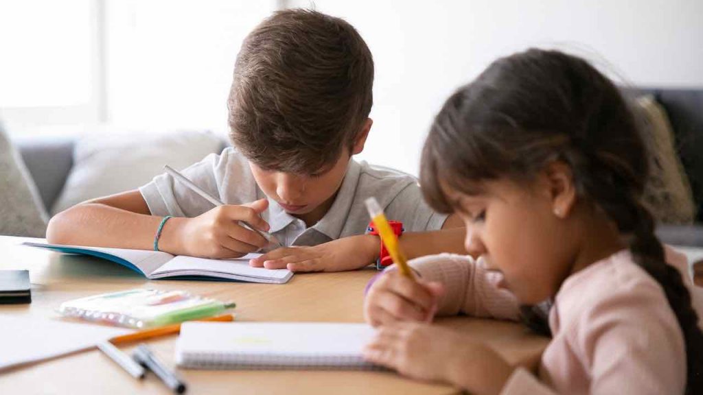 Perché tuo figlio si rifiuta di fare i compiti? Ecco 5 trucchi per ...